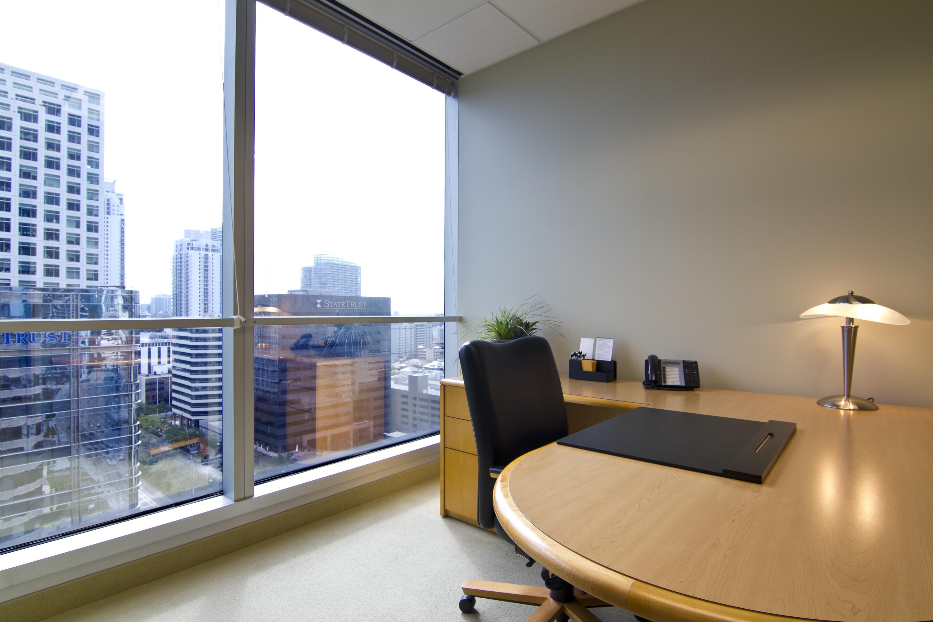 Miami Shared Office Space at 701 Brickell Avenue 33131 ...